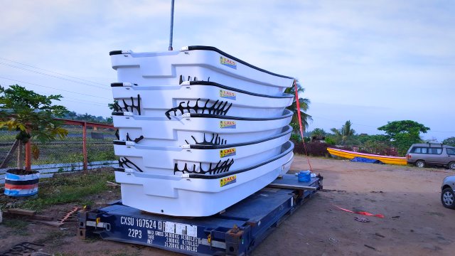 Lals Fibreglass Boat Building | semantictrade - Best Fibre Boat ...
